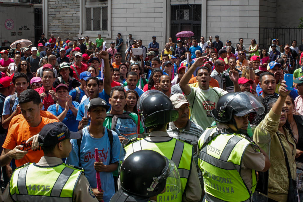Siete Heridos En Manifestaciones Por Referéndum