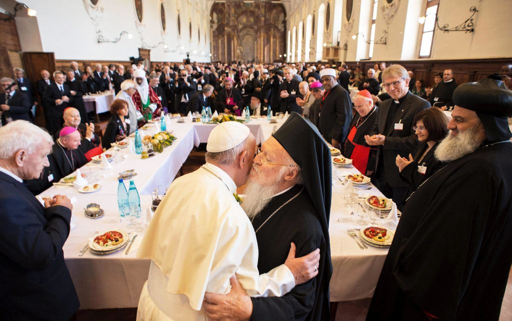 Papa Francisco recibe a líderes religiosos en Asís, El Siglo de Torreón Papa Francisco recibe a líderes religiosos en Asís, El Siglo de Torreón